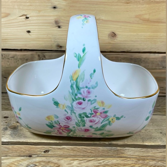 Teleflora | Accents | Telaflora Gift Basket 9x7 White Floral Bowl Gold ...